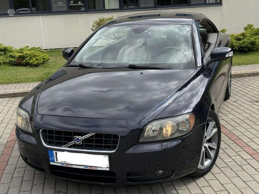 Black Volvo C70 2009 in Klaipeda, with an engine capacity of 2.52 L and mileage of 112 thousand km for 2950 €, photo 15 on AUTOMOTO.COM.LV