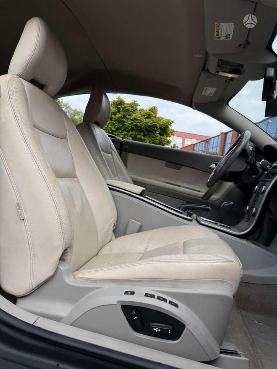 Black Volvo C70 2009 in Klaipeda, with an engine capacity of 2.52 L and mileage of 112 thousand km for 2950 €, photo 22 on AUTOMOTO.COM.LV
