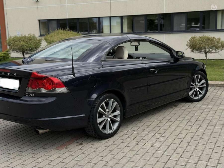 Black Volvo C70 2009 in Klaipeda, with an engine capacity of 2.52 L and mileage of 112 thousand km for 2950 €, photo 23 on AUTOMOTO.COM.LV