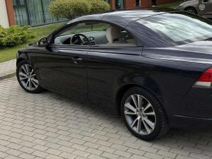 Black Volvo C70 2009 in Klaipeda, with an engine capacity of 2.52 L and mileage of 112 thousand km for 2950 €, photo 25 on AUTOMOTO.COM.LV