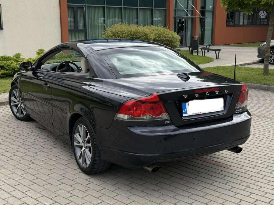 Black Volvo C70 2009 in Klaipeda, with an engine capacity of 2.52 L and mileage of 112 thousand km for 2950 €, photo 26 on AUTOMOTO.COM.LV