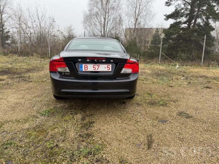 Black Volvo C70 2010 in Riga, with an engine capacity of 2.00 L and mileage of 238 thousand km for 5890 €, photo 6 on AUTOMOTO.COM.LV