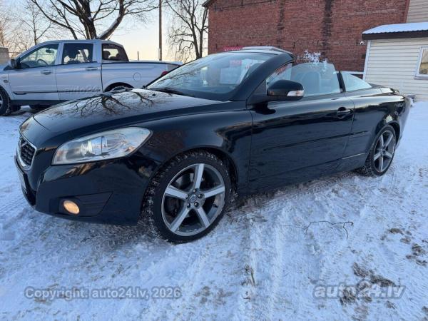 Melns Volvo C70 2010 Pērnava, ar dzinēja tilpumu 2.00 L un nobraukumu 243 tūkst. km par 6999 €, foto 1 vietnē AUTOMOTO.COM.LV