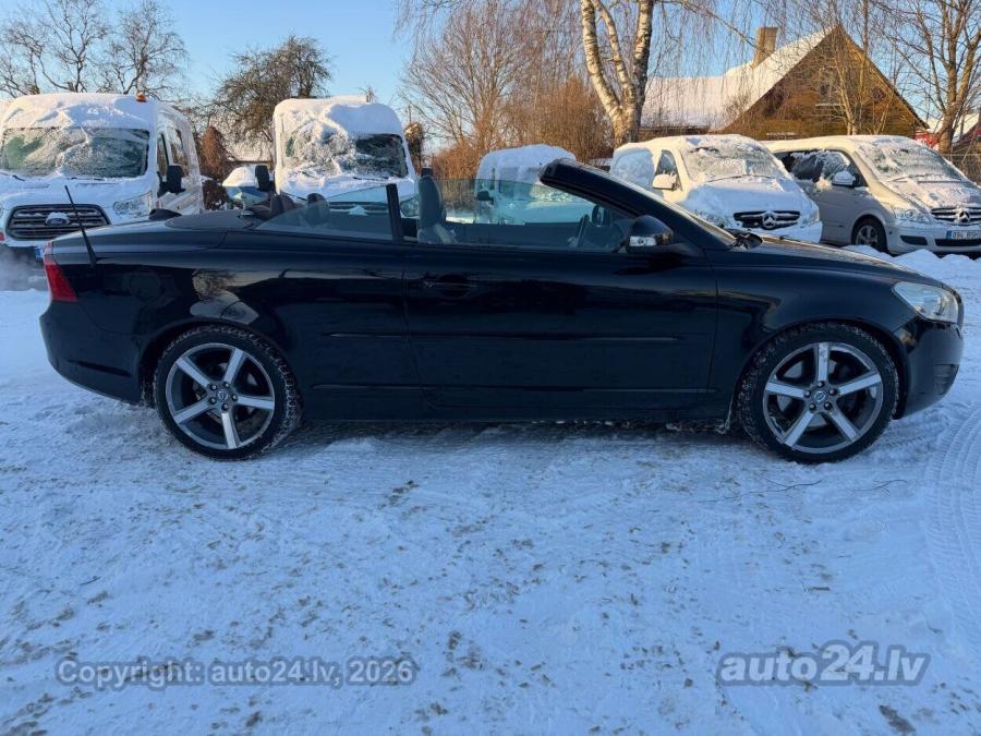 Melns Volvo C70 2010 Pērnava, ar dzinēja tilpumu 2.00 L un nobraukumu 243 tūkst. km par 6999 €, foto 6 vietnē AUTOMOTO.COM.LV