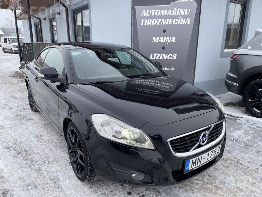 Black Volvo C70 2010 in Talsi, with an engine capacity of 2.00 L and mileage of 207 thousand km for 5500 €, photo 5 on AUTOMOTO.COM.LV