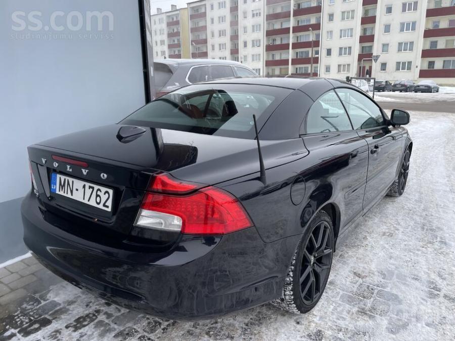 Black Volvo C70 2010 in Talsi, with an engine capacity of 2.00 L and mileage of 207 thousand km for 5500 €, photo 7 on AUTOMOTO.COM.LV
