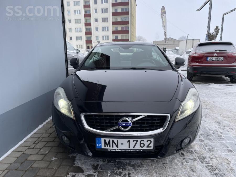 Black Volvo C70 2010 in Talsi, with an engine capacity of 2.00 L and mileage of 207 thousand km for 5500 €, photo 32 on AUTOMOTO.COM.LV