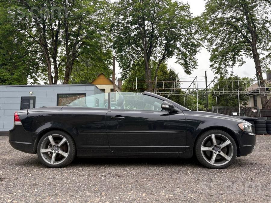 Black Volvo C70 2010 in Riga, with an engine capacity of 2.00 L and mileage of 0 thousand km for 5300 €, photo 5 on AUTOMOTO.COM.LV