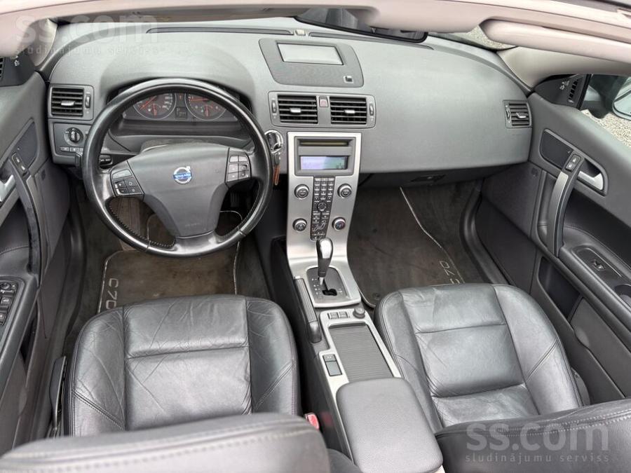 Black Volvo C70 2010 in Riga, with an engine capacity of 2.00 L and mileage of 0 thousand km for 5300 €, photo 9 on AUTOMOTO.COM.LV