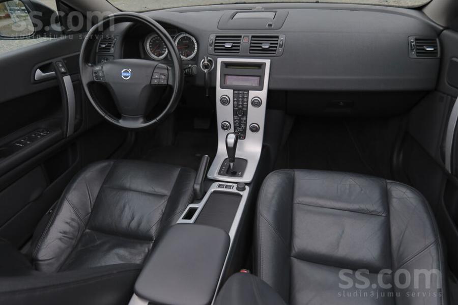 Melns Volvo C70 2010 Rīga, ar dzinēja tilpumu 2.40 L un nobraukumu 272 tūkst. km par 7990 €, foto 10 vietnē AUTOMOTO.COM.LV
