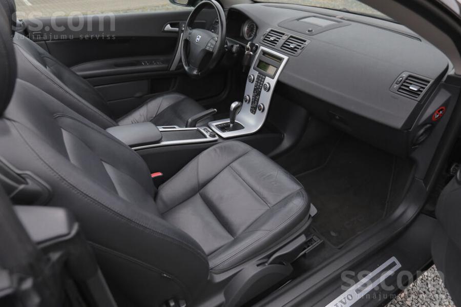 Melns Volvo C70 2010 Rīga, ar dzinēja tilpumu 2.40 L un nobraukumu 272 tūkst. km par 7990 €, foto 12 vietnē AUTOMOTO.COM.LV