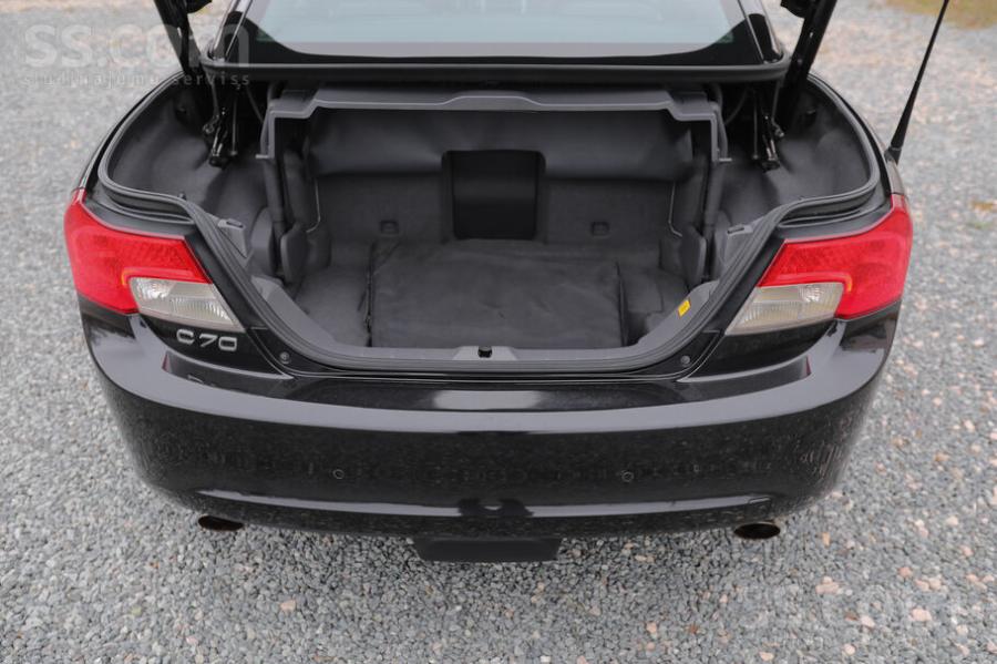Melns Volvo C70 2010 Rīga, ar dzinēja tilpumu 2.40 L un nobraukumu 272 tūkst. km par 7990 €, foto 15 vietnē AUTOMOTO.COM.LV