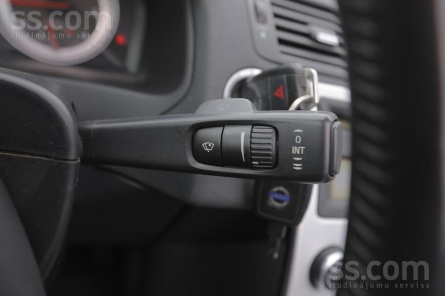 Melns Volvo C70 2010 Rīga, ar dzinēja tilpumu 2.40 L un nobraukumu 272 tūkst. km par 7990 €, foto 17 vietnē AUTOMOTO.COM.LV