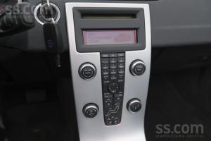 Melns Volvo C70 2010 Rīga, ar dzinēja tilpumu 2.40 L un nobraukumu 272 tūkst. km par 7990 €, foto 18 vietnē AUTOMOTO.COM.LV