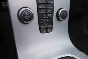 Melns Volvo C70 2010 Rīga, ar dzinēja tilpumu 2.40 L un nobraukumu 272 tūkst. km par 7990 €, foto 19 vietnē AUTOMOTO.COM.LV