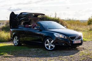 Melns Volvo C70 2010 Rīga, ar dzinēja tilpumu 2.00 L un nobraukumu 213 tūkst. km par 6995 €, foto 3 vietnē AUTOMOTO.COM.LV