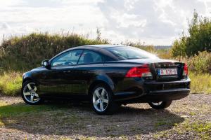 Melns Volvo C70 2010 Rīga, ar dzinēja tilpumu 2.00 L un nobraukumu 213 tūkst. km par 6995 €, foto 7 vietnē AUTOMOTO.COM.LV