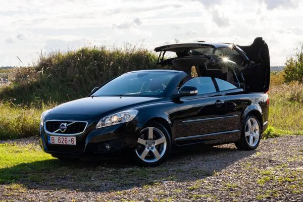 Melns Volvo C70 2010 Rīga, ar dzinēja tilpumu 2.00 L un nobraukumu 213 tūkst. km par 6995 €, foto 8 vietnē AUTOMOTO.COM.LV