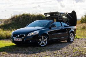 Melns Volvo C70 2010 Rīga, ar dzinēja tilpumu 2.00 L un nobraukumu 213 tūkst. km par 6995 €, foto 9 vietnē AUTOMOTO.COM.LV
