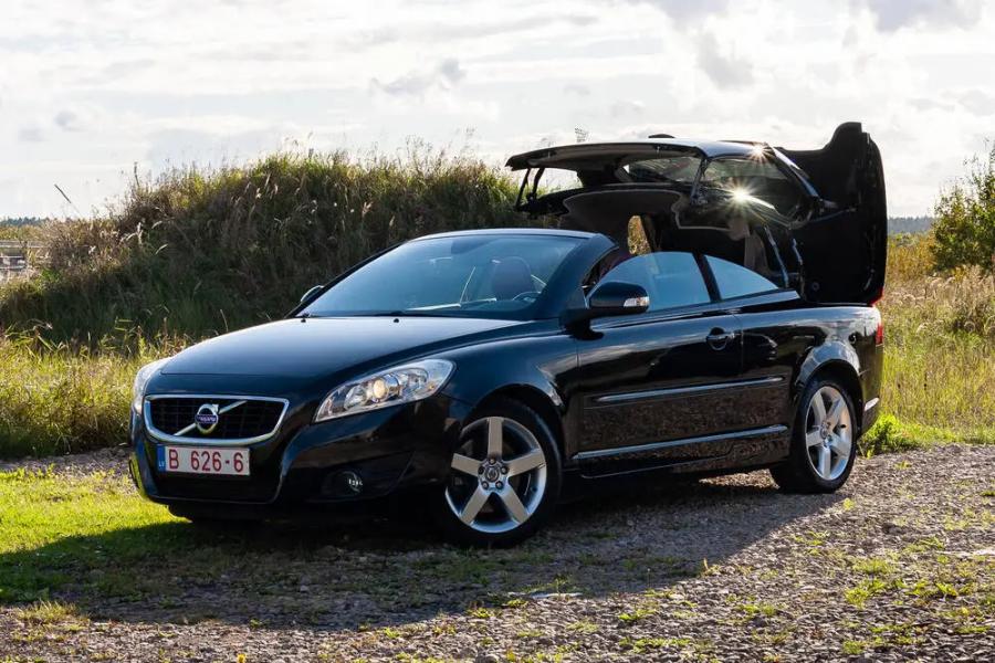 Melns Volvo C70 2010 Rīga, ar dzinēja tilpumu 2.00 L un nobraukumu 213 tūkst. km par 6995 €, foto 9 vietnē AUTOMOTO.COM.LV