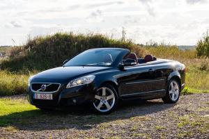 Melns Volvo C70 2010 Rīga, ar dzinēja tilpumu 2.00 L un nobraukumu 213 tūkst. km par 6995 €, foto 10 vietnē AUTOMOTO.COM.LV