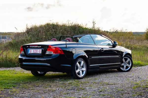 Melns Volvo C70 2010 Rīga, ar dzinēja tilpumu 2.00 L un nobraukumu 213 tūkst. km par 6995 €, foto 10 vietnē AUTOMOTO.COM.LV