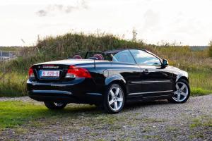 Melns Volvo C70 2010 Rīga, ar dzinēja tilpumu 2.00 L un nobraukumu 213 tūkst. km par 6995 €, foto 11 vietnē AUTOMOTO.COM.LV
