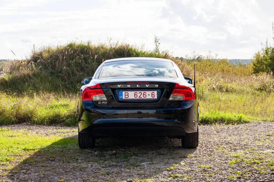 Melns Volvo C70 2010 Rīga, ar dzinēja tilpumu 2.00 L un nobraukumu 213 tūkst. km par 6995 €, foto 14 vietnē AUTOMOTO.COM.LV