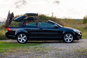 Melns Volvo C70 2010 Rīga, ar dzinēja tilpumu 2.00 L un nobraukumu 213 tūkst. km par 6995 €, foto 16 vietnē AUTOMOTO.COM.LV