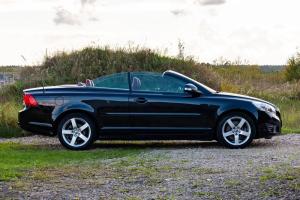 Melns Volvo C70 2010 Rīga, ar dzinēja tilpumu 2.00 L un nobraukumu 213 tūkst. km par 6995 €, foto 17 vietnē AUTOMOTO.COM.LV