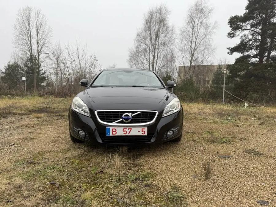 Melns Volvo C70 2010 Rīga, ar dzinēja tilpumu 2.00 L un nobraukumu 238 tūkst. km par 3500 €, foto 4 vietnē AUTOMOTO.COM.LV