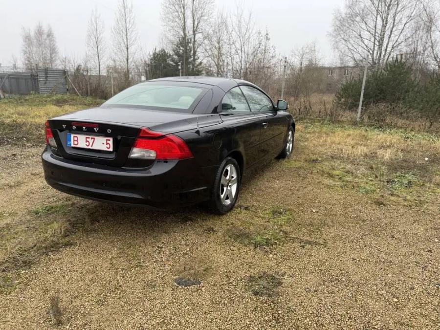 Melns Volvo C70 2010 Rīga, ar dzinēja tilpumu 2.00 L un nobraukumu 238 tūkst. km par 3500 €, foto 5 vietnē AUTOMOTO.COM.LV