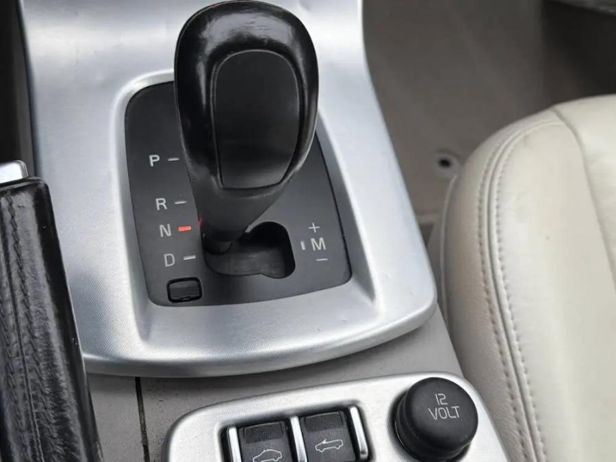 Melns Volvo C70 2010 Rīga, ar dzinēja tilpumu 2.00 L un nobraukumu 238 tūkst. km par 3500 €, foto 13 vietnē AUTOMOTO.COM.LV