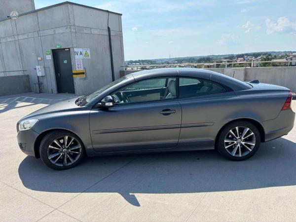 Black Volvo C70 2010 in Vilnius, with an engine capacity of 1.98 L and mileage of 260 thousand km for 4200 €, photo 2 on AUTOMOTO.COM.LV