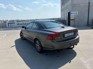 Black Volvo C70 2010 in Vilnius, with an engine capacity of 1.98 L and mileage of 260 thousand km for 4200 €, photo 6 on AUTOMOTO.COM.LV