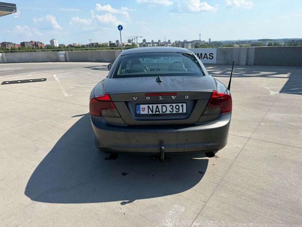 Black Volvo C70 2010 in Vilnius, with an engine capacity of 1.98 L and mileage of 260 thousand km for 4200 €, photo 6 on AUTOMOTO.COM.LV