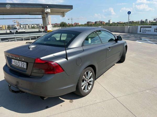Black Volvo C70 2010 in Vilnius, with an engine capacity of 1.98 L and mileage of 260 thousand km for 4200 €, photo 7 on AUTOMOTO.COM.LV