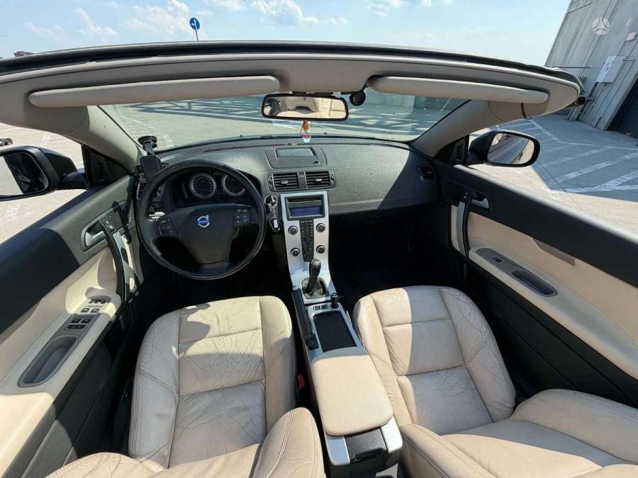 Black Volvo C70 2010 in Vilnius, with an engine capacity of 1.98 L and mileage of 260 thousand km for 4200 €, photo 14 on AUTOMOTO.COM.LV
