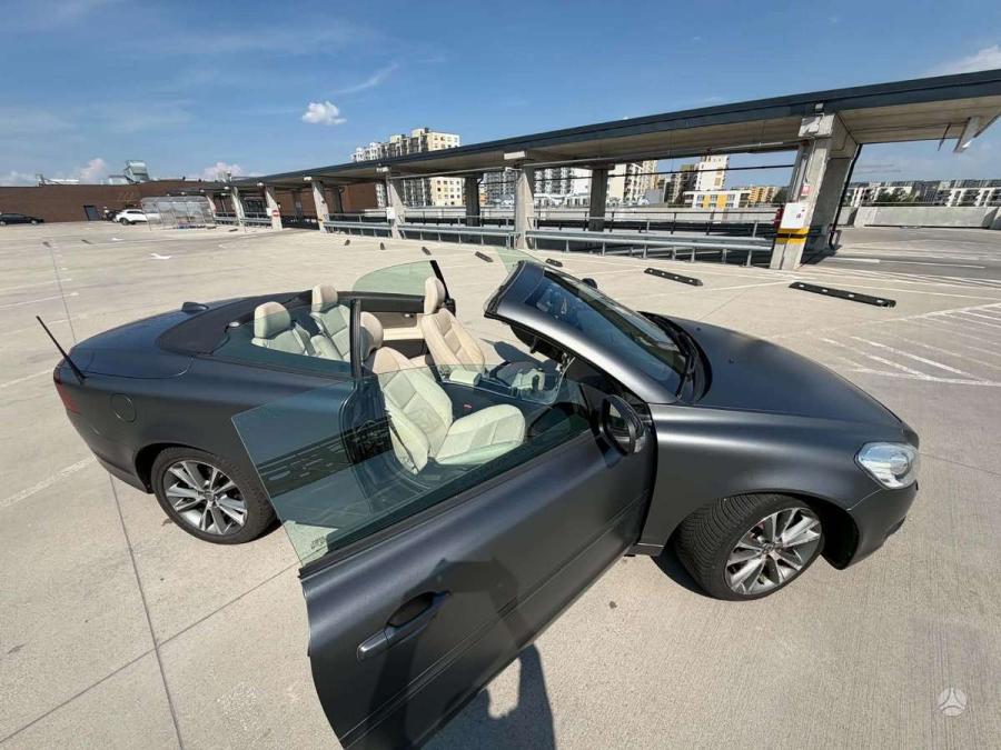 Black Volvo C70 2010 in Vilnius, with an engine capacity of 1.98 L and mileage of 260 thousand km for 4200 €, photo 18 on AUTOMOTO.COM.LV