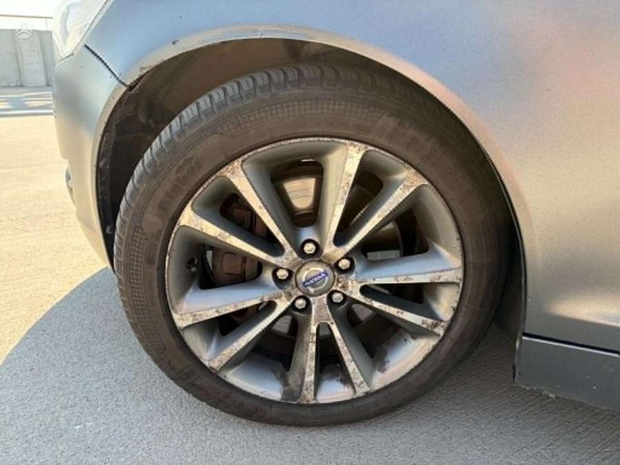 Black Volvo C70 2010 in Vilnius, with an engine capacity of 1.98 L and mileage of 260 thousand km for 4200 €, photo 24 on AUTOMOTO.COM.LV
