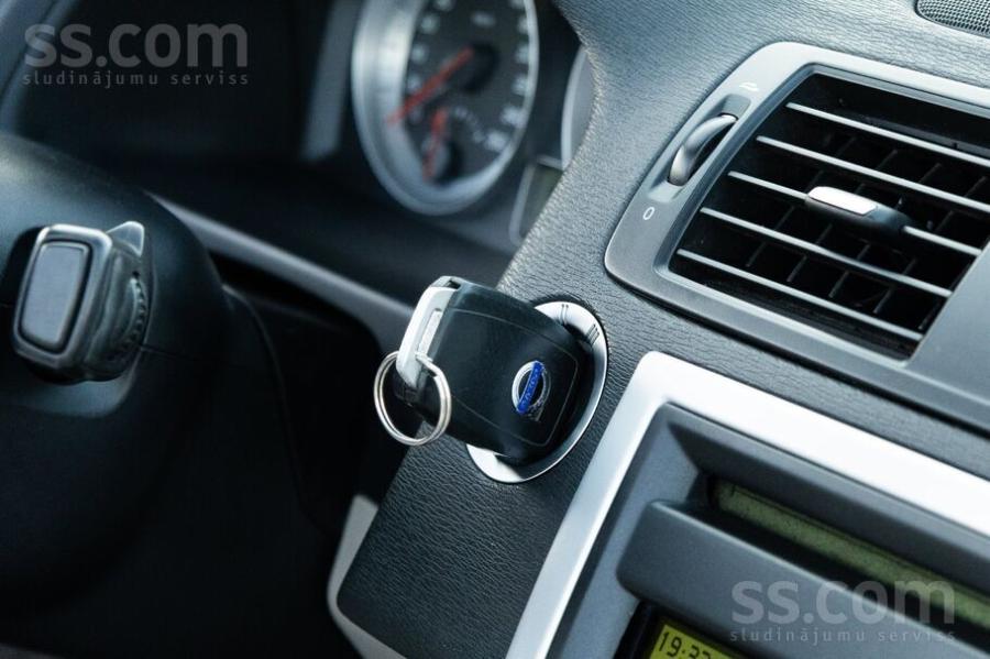 Melns Volvo C70 2010 Rīga, ar dzinēja tilpumu 2.40 L un nobraukumu 0 tūkst. km par 6900 €, foto 14 vietnē AUTOMOTO.COM.LV