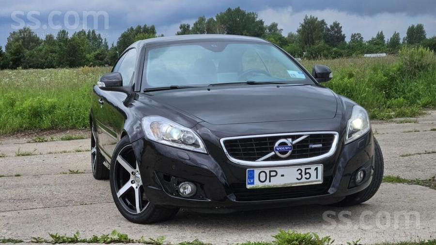 Black Volvo C70 2011 in Riga, with an engine capacity of 2.00 L and mileage of 216 thousand km for 8490 €, photo 1 on AUTOMOTO.COM.LV