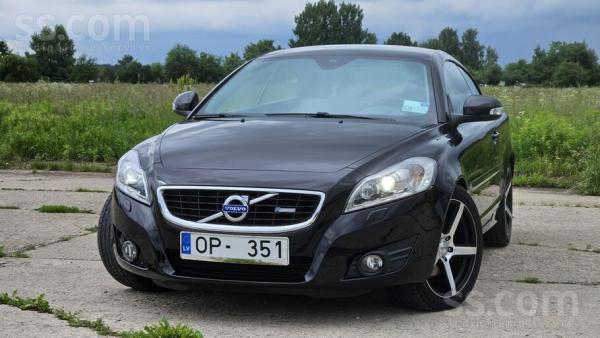 Melns Volvo C70 2011 Rīga, ar dzinēja tilpumu 2.00 L un nobraukumu 216 tūkst. km par 8490 €, foto 4 vietnē AUTOMOTO.COM.LV