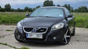Black Volvo C70 2011 in Riga, with an engine capacity of 2.00 L and mileage of 216 thousand km for 8490 €, photo 5 on AUTOMOTO.COM.LV