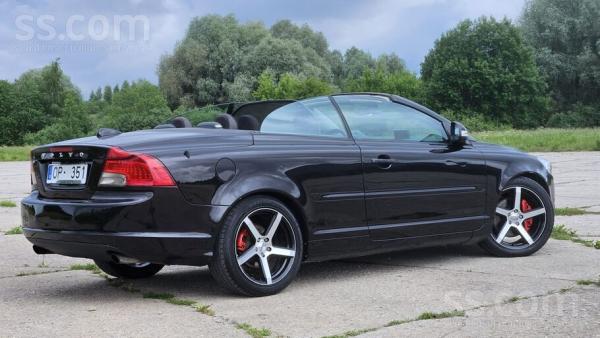 Melns Volvo C70 2011 Rīga, ar dzinēja tilpumu 2.00 L un nobraukumu 216 tūkst. km par 8490 €, foto 7 vietnē AUTOMOTO.COM.LV