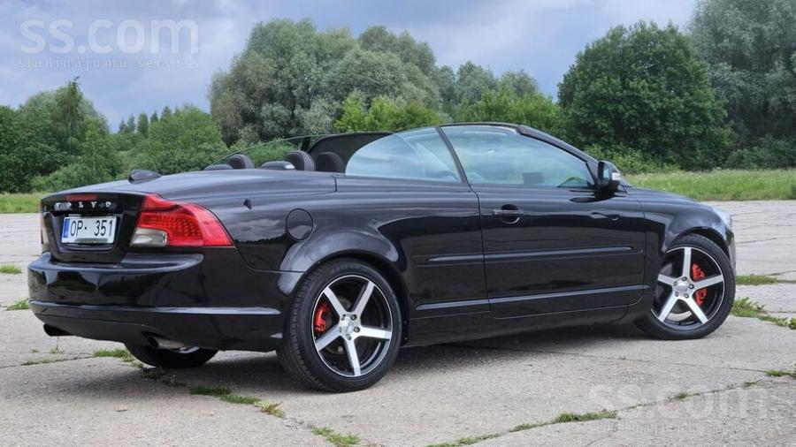 Black Volvo C70 2011 in Riga, with an engine capacity of 2.00 L and mileage of 216 thousand km for 8490 €, photo 8 on AUTOMOTO.COM.LV
