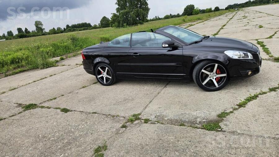 Black Volvo C70 2011 in Riga, with an engine capacity of 2.00 L and mileage of 216 thousand km for 8490 €, photo 10 on AUTOMOTO.COM.LV