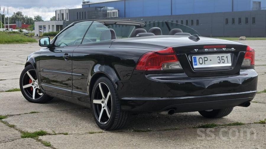Black Volvo C70 2011 in Riga, with an engine capacity of 2.00 L and mileage of 216 thousand km for 8490 €, photo 14 on AUTOMOTO.COM.LV