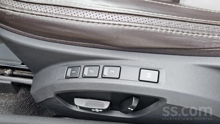Black Volvo C70 2011 in Riga, with an engine capacity of 2.00 L and mileage of 216 thousand km for 8490 €, photo 17 on AUTOMOTO.COM.LV