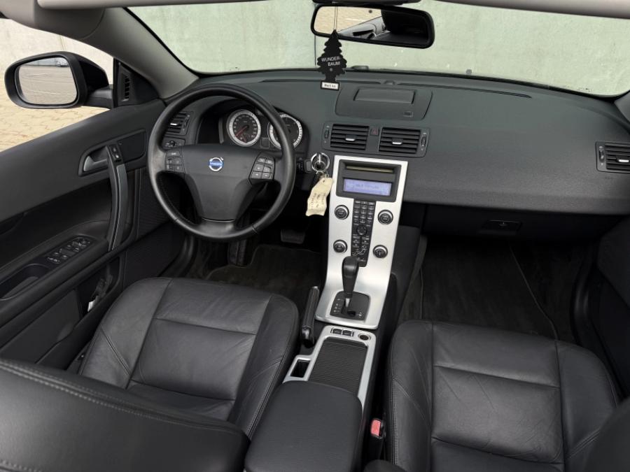 Black Volvo C70 2011 in Riga, with an engine capacity of 2.00 L and mileage of 269 thousand km for 7290 €, photo 10 on AUTOMOTO.COM.LV